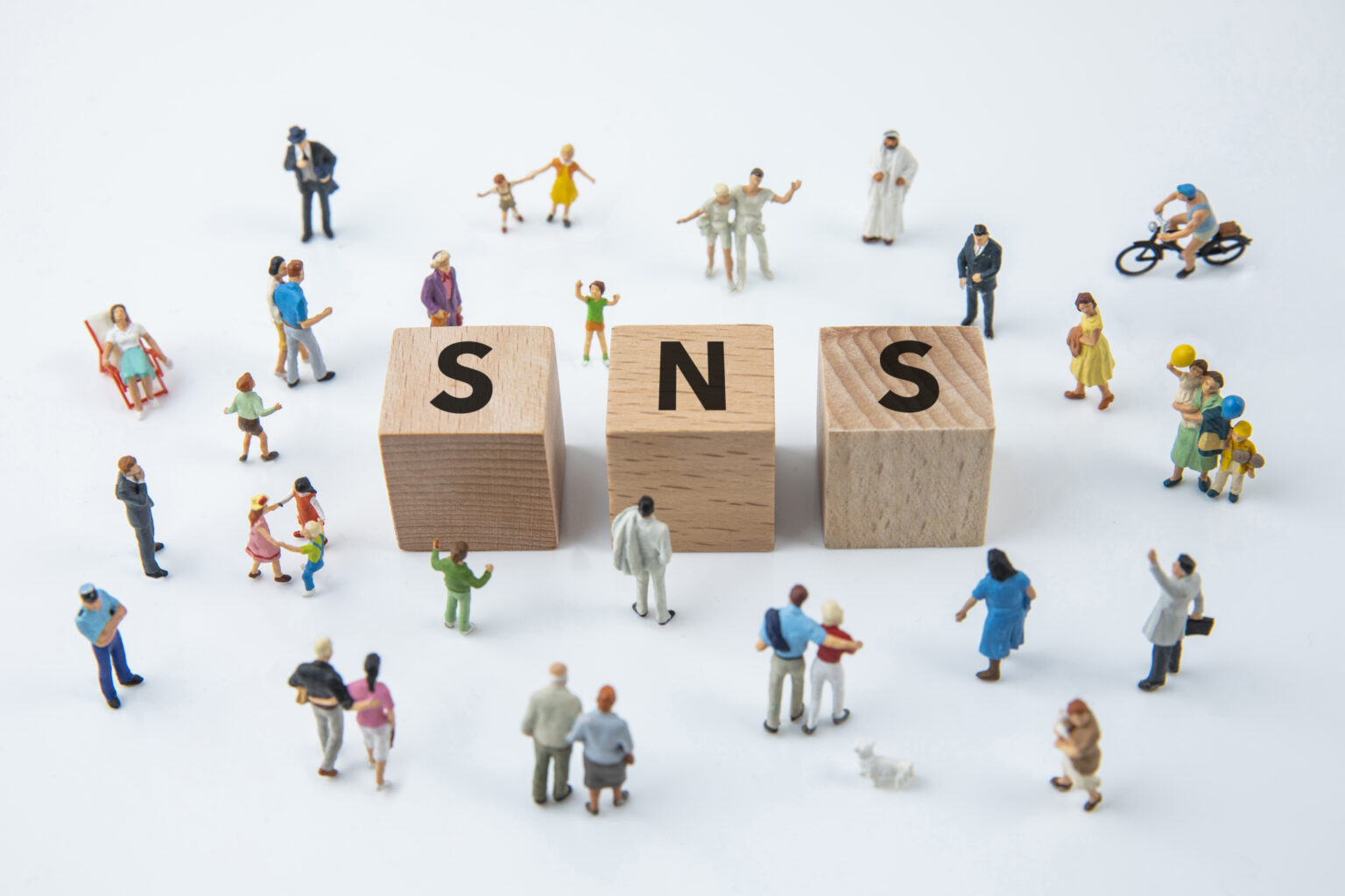 SNS運用代行完全ガイド2025ー選び方・費用・おすすめ会社一覧 - KnowledgeBox(ナレッジボックス)